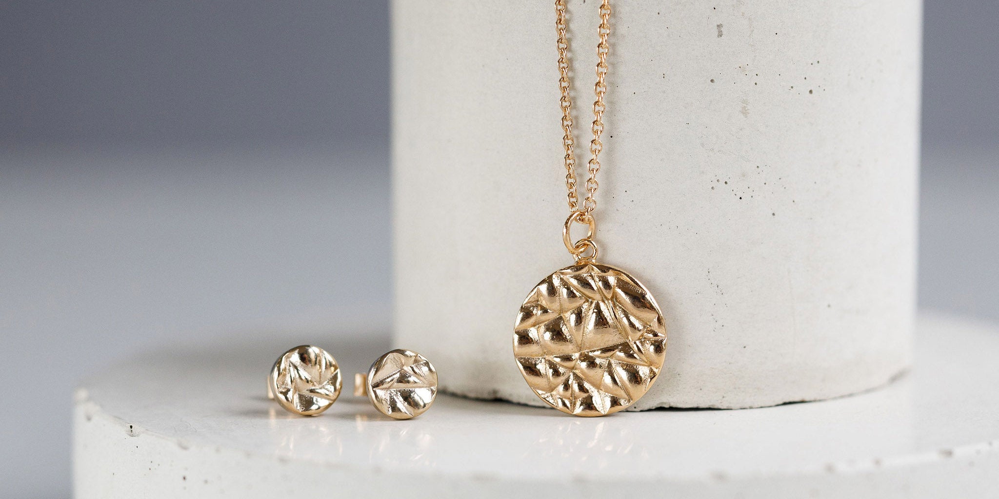 What are the precious metals and their textured finishes? – BOO Jewellery